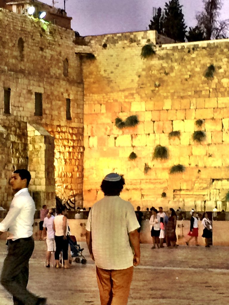 Explore Messiah | What Proof Is There that Jesus Arose from the Dead?